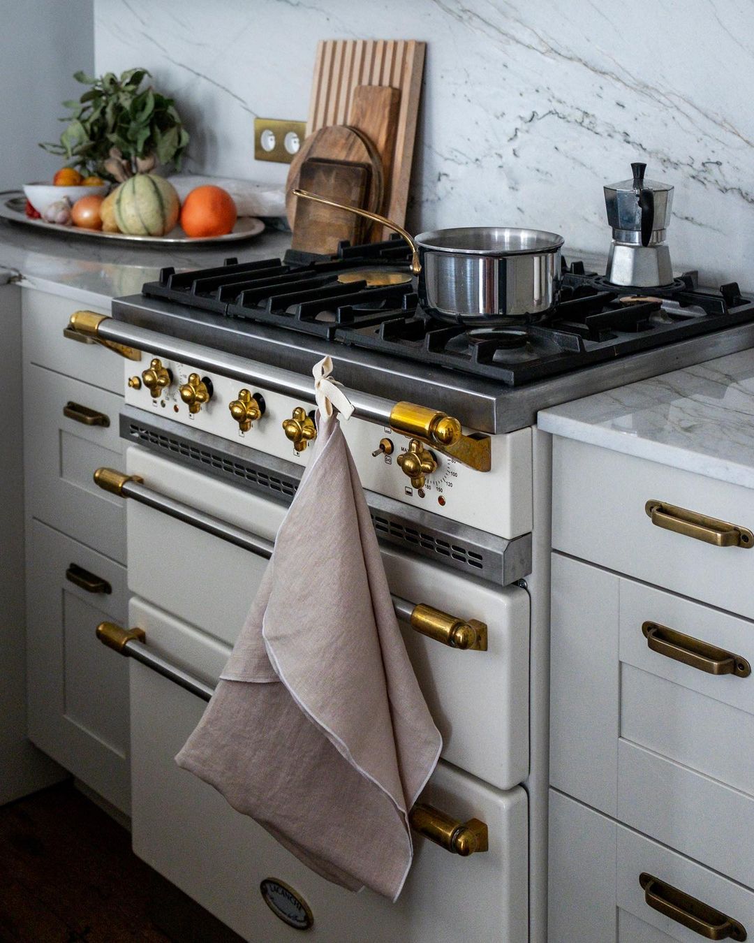 Folio.YVR ☆ Issue 13 ☆ Jackie Kai Ellis: A Life of Her Own Creation ...