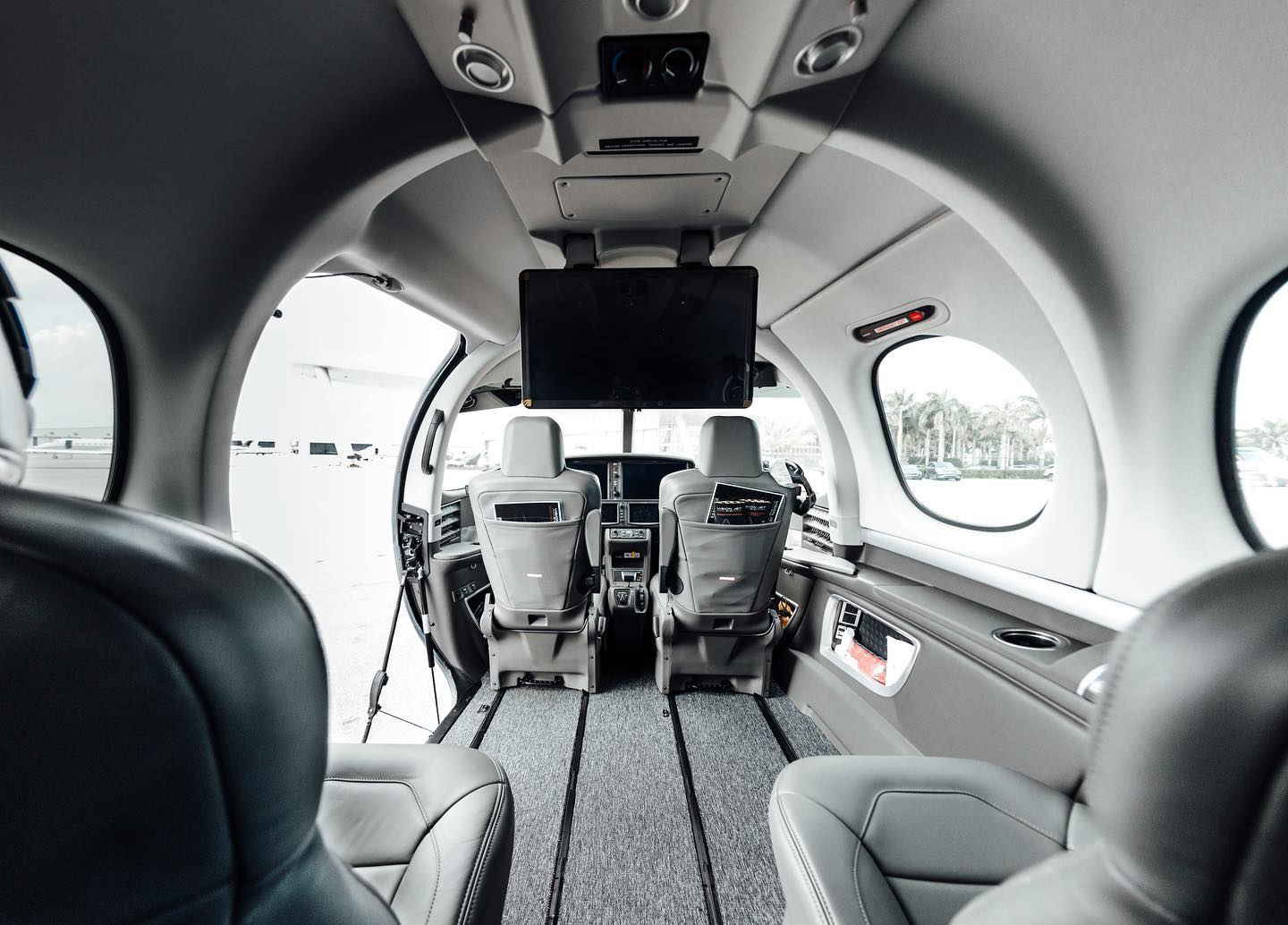 Verijet – Luxury Private Jet Services - FOLIO.YVR