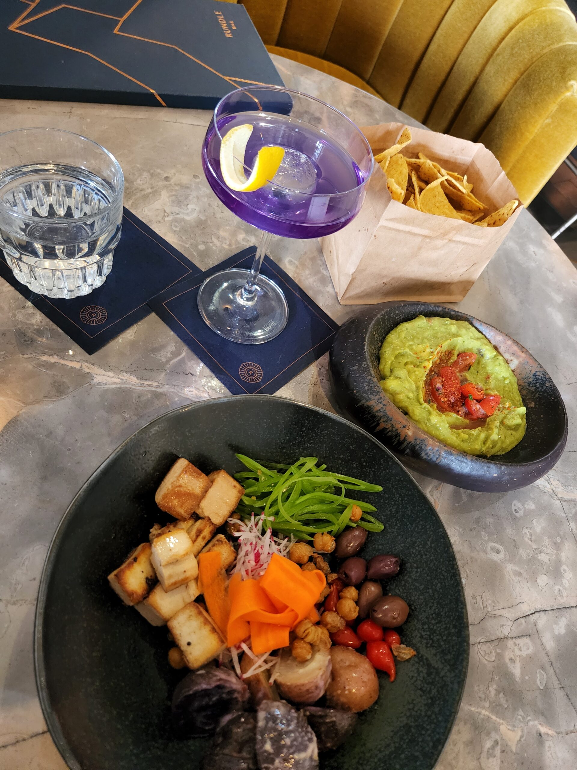 Rundle Bar: A Heart of Cocktails & Class ☆ Folio.YVR Issue 14 - FOLIO.YVR