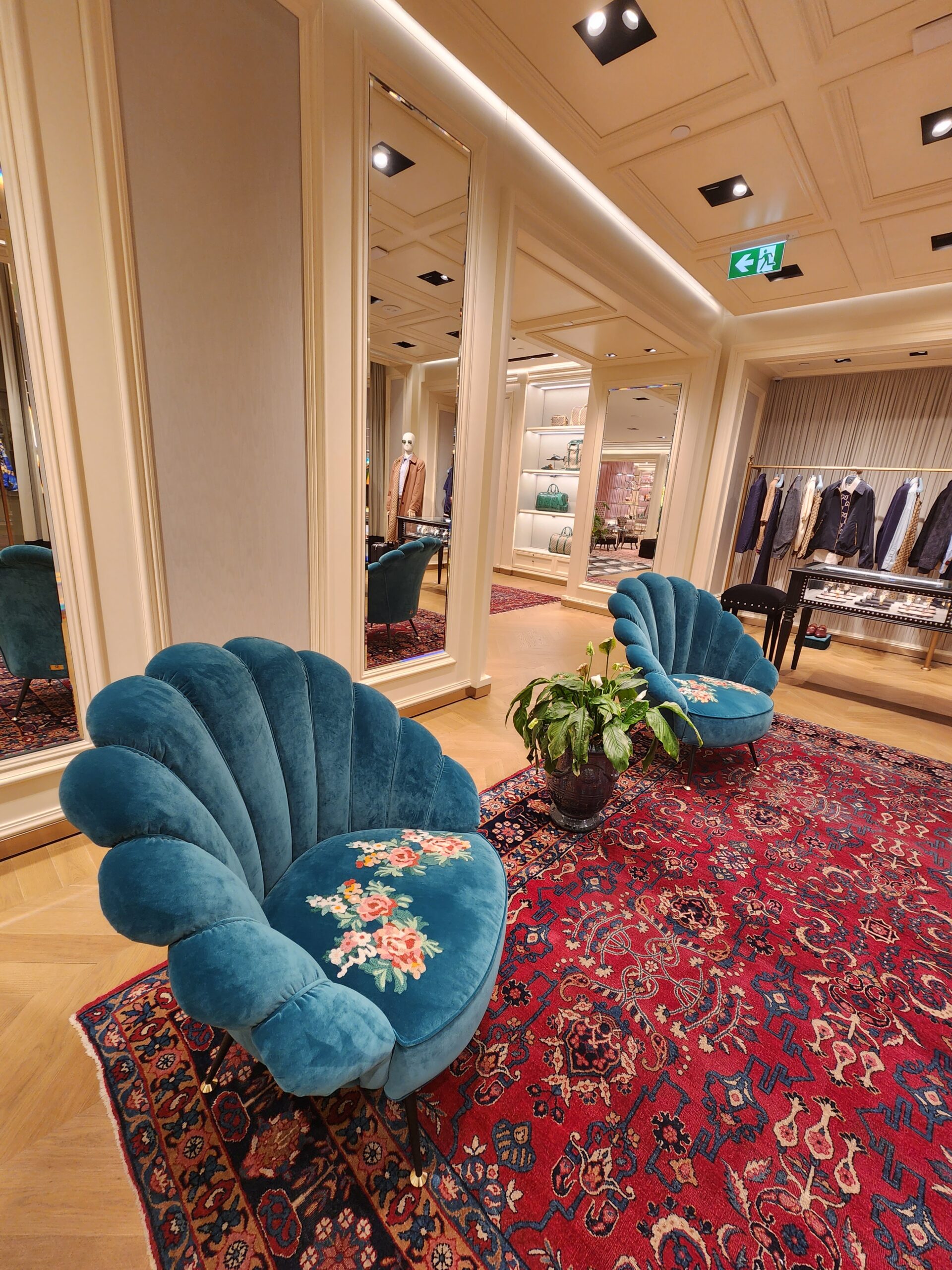 Gucci: Modern Designs in a Historic Location ☆ Folio.YVR Issue 15 ...