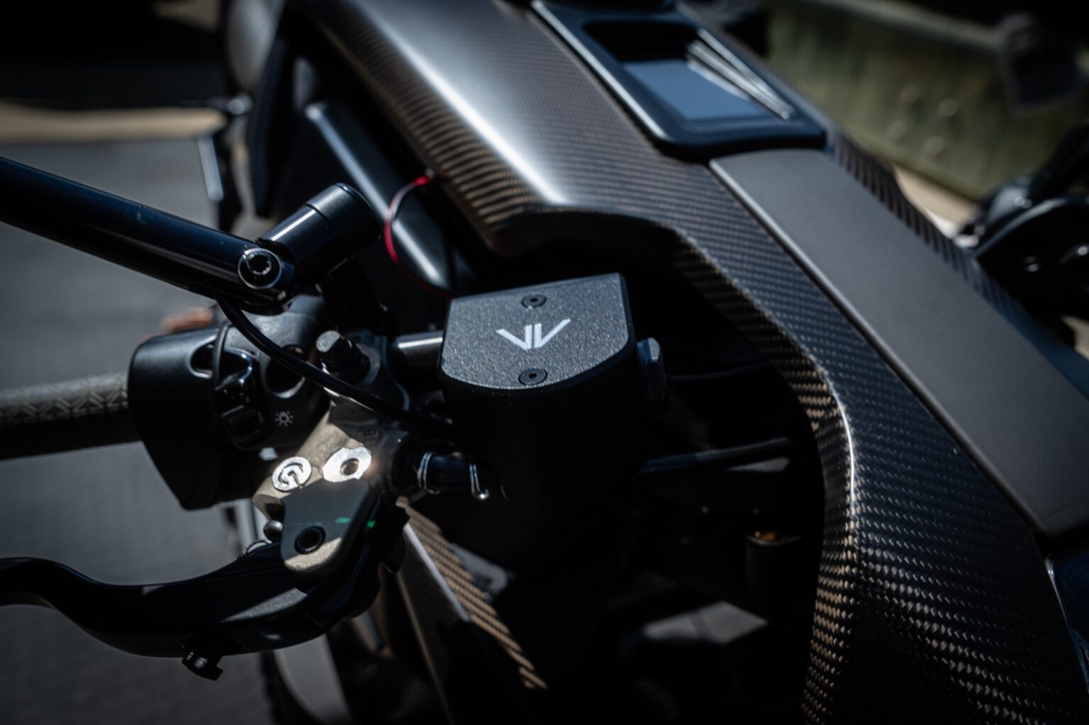 ARC VECTOR Leads the Electric Motorcycle Pack with Luxurious Sleekness ...